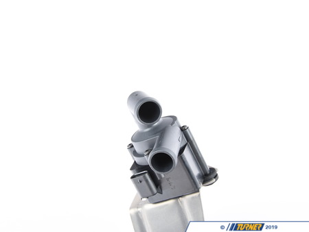17122284124 - Genuine BMW Auxiliary water pump - F06 M6 Gran Coupe F13 ...