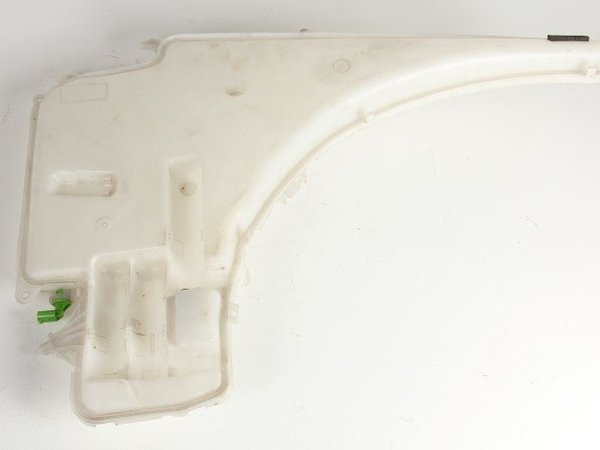 UB0D10177 - Windshield Washer Tank (USED) BMW 61677117843 | Turner ...