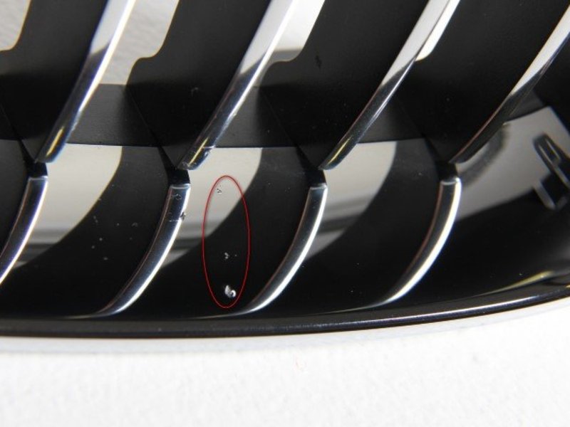 UB0D10211 - E82 / E88 Factory Chrome Grills (USED) BMW 51137166439 / ...
