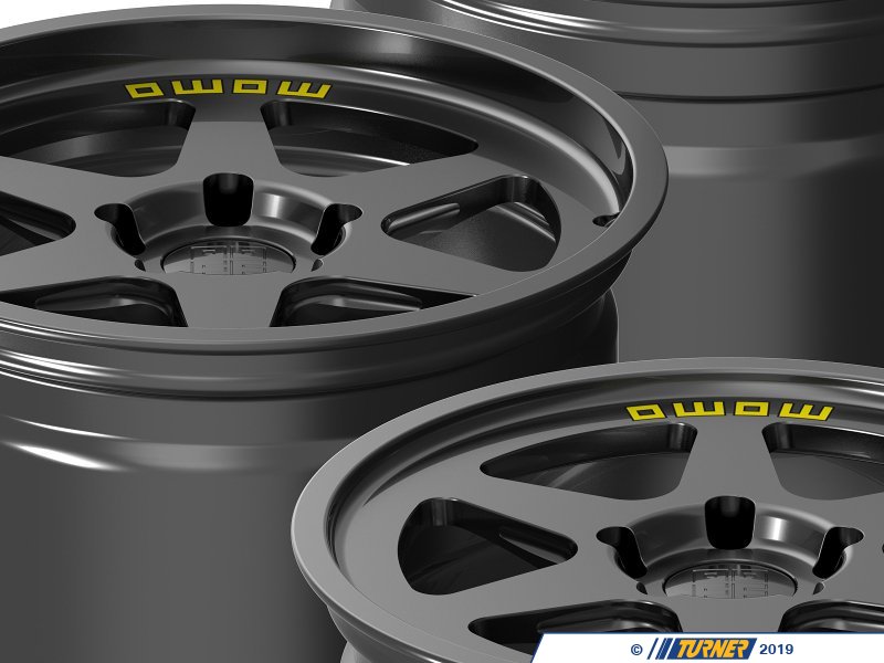 H6188595UNK - Momo Heritage 6 18" Staggered Fitment Wheel Set - E36/46 ...