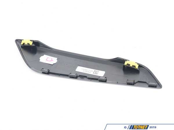 51747439013 - TRIM, AIR DUCT, SIDE | Turner Motorsport