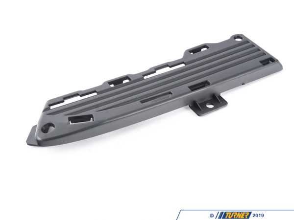 51117355240 - AIR INLET FINISHER, RIGHT | Turner Motorsport