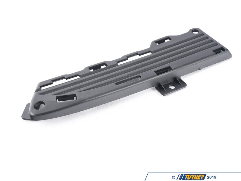 51117355240 - AIR INLET FINISHER, RIGHT | Turner Motorsport