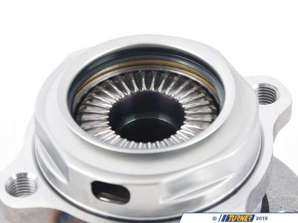 33416851589 - WHEEL HUB WITH BEARI | Turner Motorsport