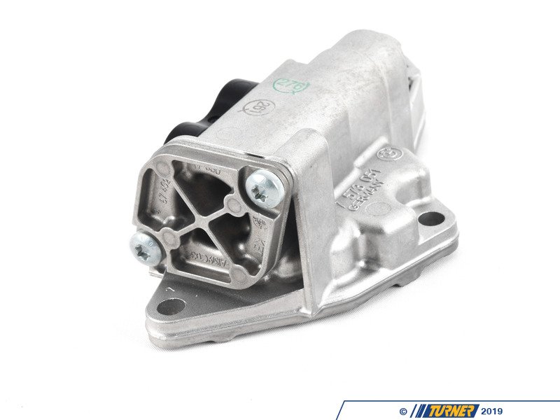 11427573051 - Genuine BMW Engine Oil Thermostat with Housing - F10 F12 ...