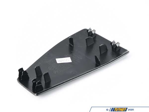 51118092124 - COVER, TOW FITTING, PAINTED, | Turner Motorsport