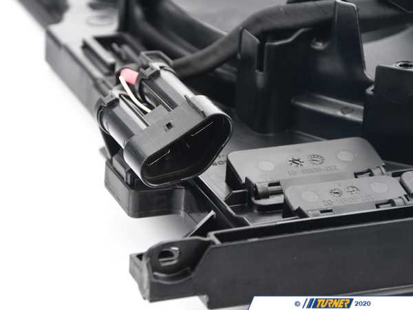 17427647652 - Genuine BMW Cooling Fan Assembly with Shroud (850W) - F01 ...