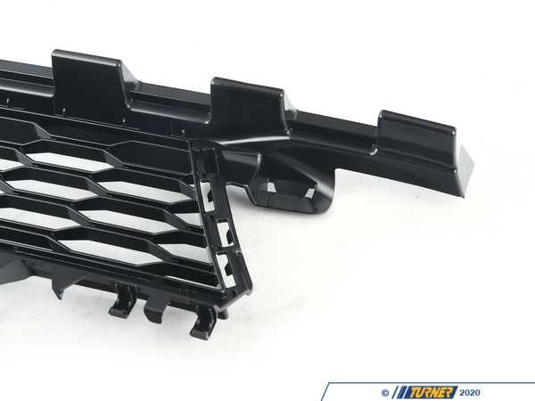 51118069766 - GRILL, AIR INTAKE, CENTER | Turner Motorsport