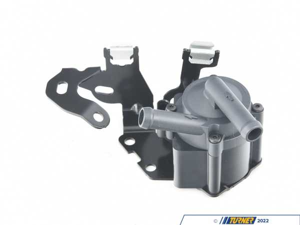 11538843817 - Additional Water Pump | Turner Motorsport