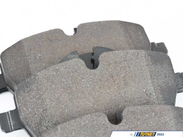 34119804735 - Premium Low-Met OE Equivalent Pad P06086 | Turner Motorsport