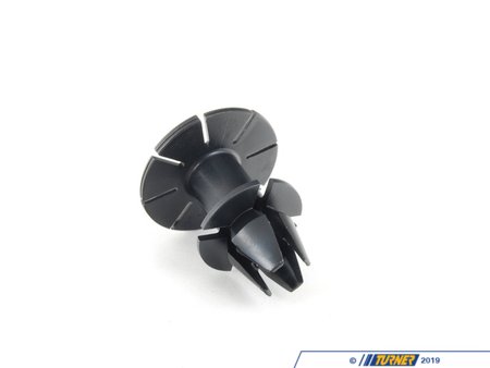 07147122912 - Genuine BMW Spacer Clip - E82/88 E9X F12/13 E71 | Turner ...