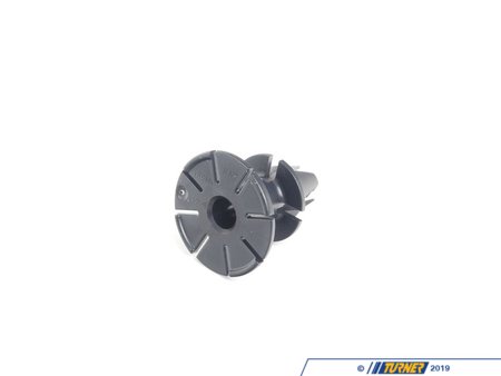 07147122912 - Genuine BMW Spacer Clip - E82/88 E9X F12/13 E71 | Turner ...