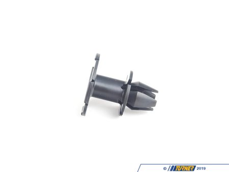 07147122912 - Genuine BMW Spacer Clip - E82/88 E9X F12/13 E71 | Turner ...