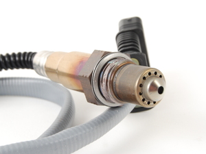 11787589475 - OEM Bosch Post-Cat Oxygen Sensor, 690mm 11787589475 - F22 M235, F3X 335/435, F06 ...