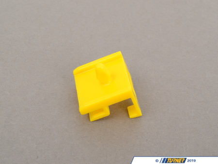 51717066220 - Vaico Rocker Cover Clip - E60, E61, E63, E64, E92, E93 ...