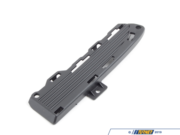 51117355239 - AIR INLET FINISHER, LEFT | Turner Motorsport