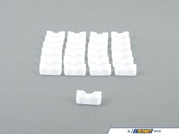 51131908689KT - Clip - Pack Of 25 | Turner Motorsport