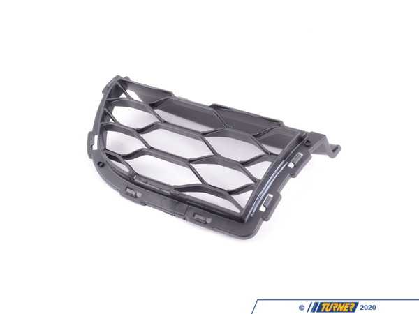 51117360740 - AIR INLET FINISHER, RIGHT | Turner Motorsport