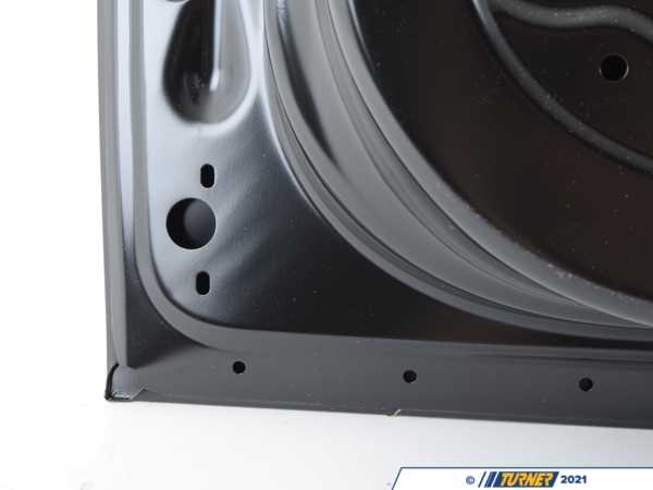 41517294266 - DOOR FRONT RIGHT | Turner Motorsport