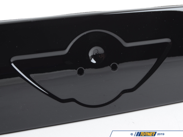 51137362120 - TRUNK LID GRIP WITH KEY BUTT | Turner Motorsport