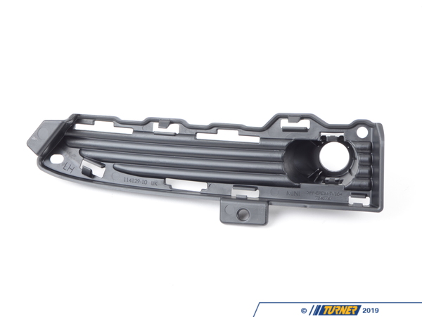 51117340747 - AIR INLET FINISHER, LEFT | Turner Motorsport